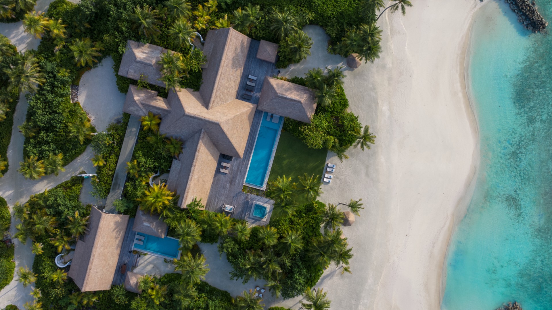H’Collective - Details - Ithaafushi Private Island Maldives